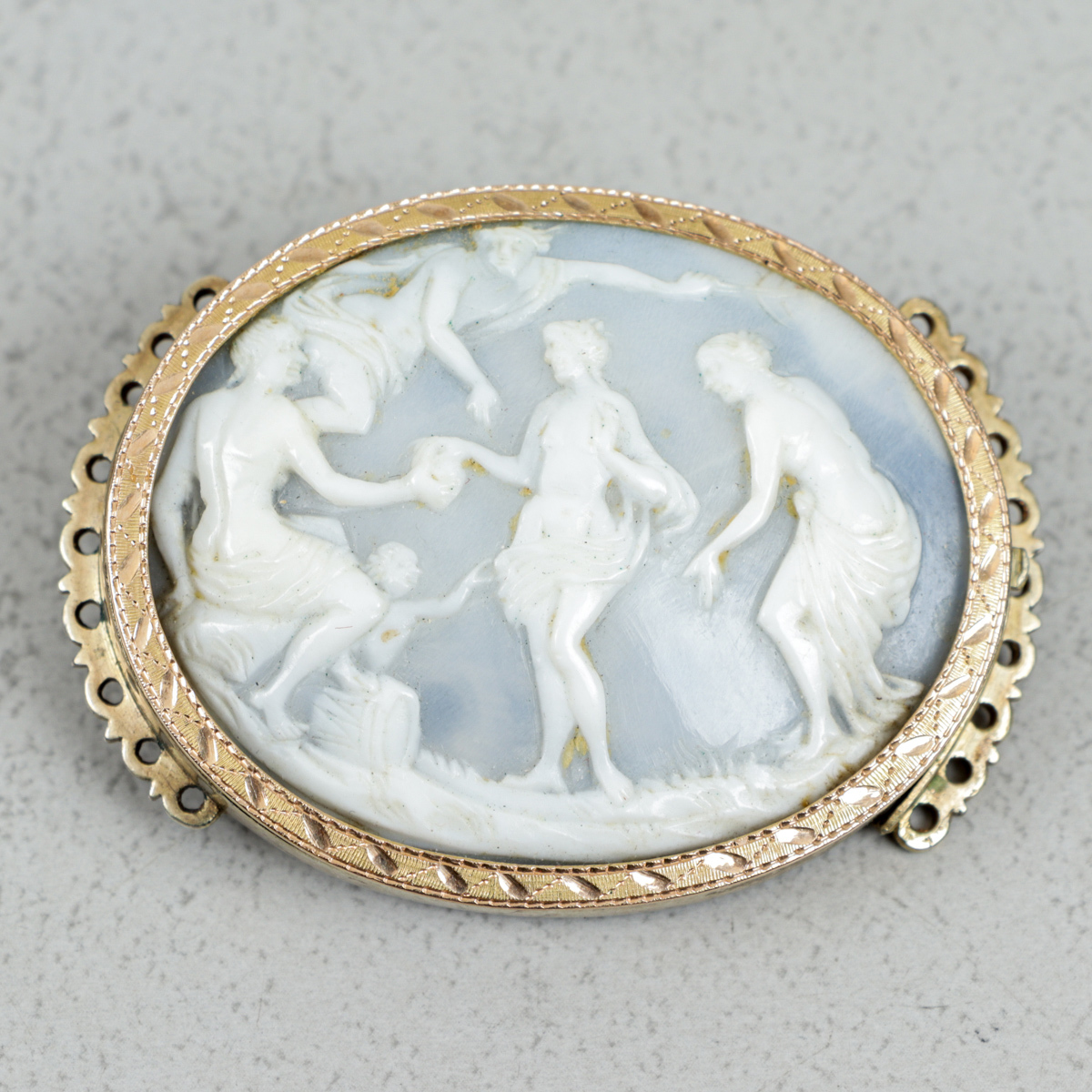 Brosch, 1800-tal, Camé och mässing | Auktion
