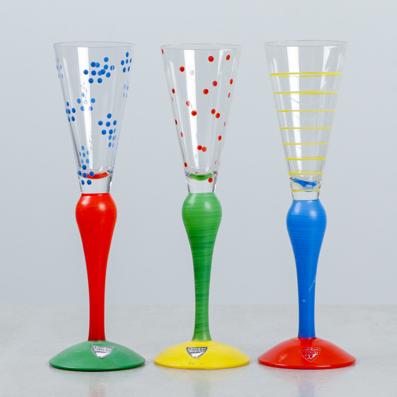 Snapsglas, "Clown", 3 st, Anne Nilsson, Orrefors | Auktion